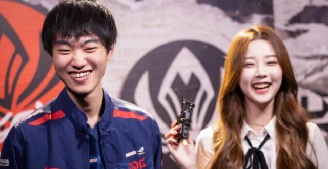 JDG战败后，kitty直言自己是WBG女友粉，不到十天左手就失恋了_腾讯新闻