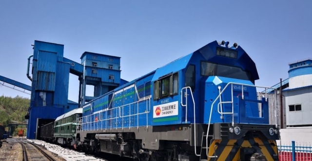 我国首批两台商品化HXN6型机车实现绿色牵引一周年_腾讯新闻