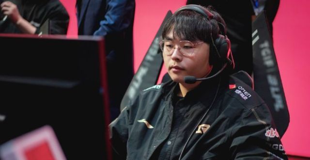 RNG 3-1 TT Breathe凯南“雷之呼吸”对线单杀_腾讯新闻