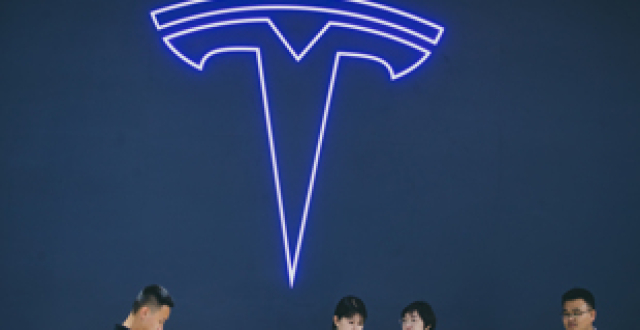 传特斯拉一体化压铸技术取得重大突破，开发一款新车最短仅需18个月_腾讯新闻