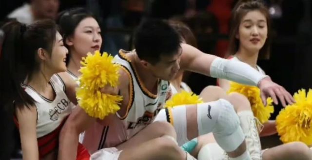 CBA辽篮VS浙江广厦4大看点，郭艾伦＋韩德君PK三巨头，CCTV5＋直播_腾讯新闻