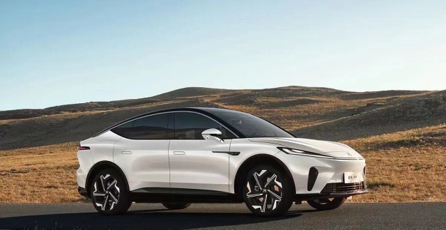 20万级纯电SUV，该选飞凡R7还是小鹏G6？_腾讯新闻