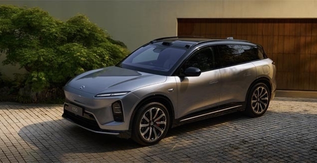 蔚来“爆胎保命”杀疯了！全新ES6/EC6黑科技把BBA逼到墙角_腾讯新闻