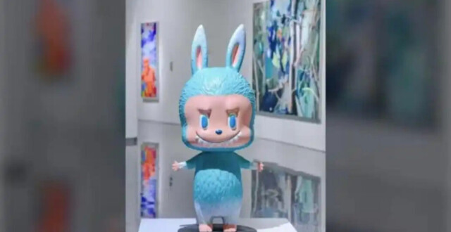 108万元！“全球唯一一只”薄荷色LABUBU被拍卖，机构唱多泡泡玛特股价_腾讯新闻