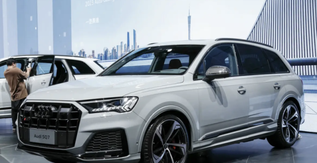 2023广州车展：全新奥迪SQ7暗夜骑士版预售价117.0万元_腾讯新闻