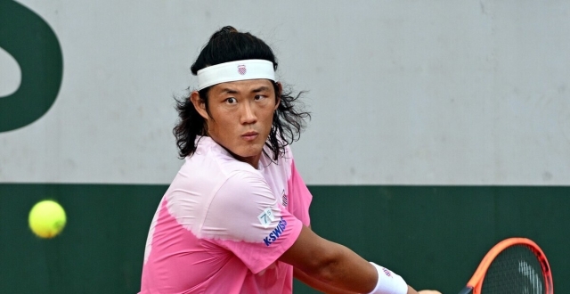 大满贯第6胜！张之臻爆发，轰18ACE迎法网开门红，连续2年过首轮_腾讯新闻