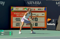 WTA1000迈阿密站1/32决赛：郑钦文vs戴维斯丨率先见5！郑钦文连得四分强势破发迎来发球胜盘局_腾讯新闻