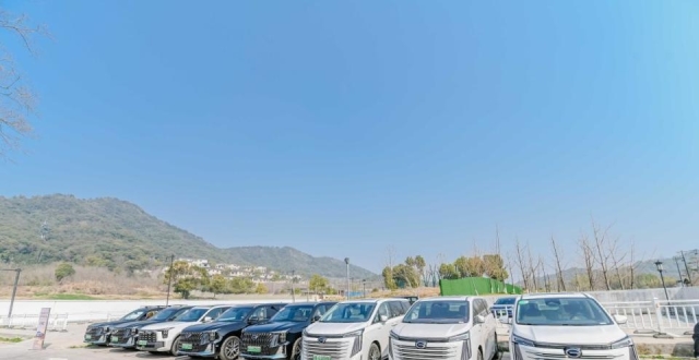 旗舰SUV再进阶 传祺ES9贺岁版售价25.98万_腾讯新闻