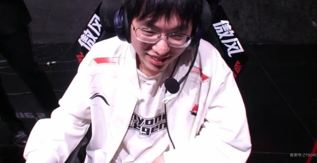 HLE大战GEN！LPL看好前者夺冠！圣枪哥：Viper给我冲_腾讯新闻