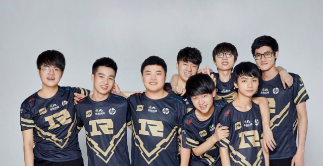 S5的EDG、S8的RNG！LPL史上那些让人意难平的队伍_腾讯新闻