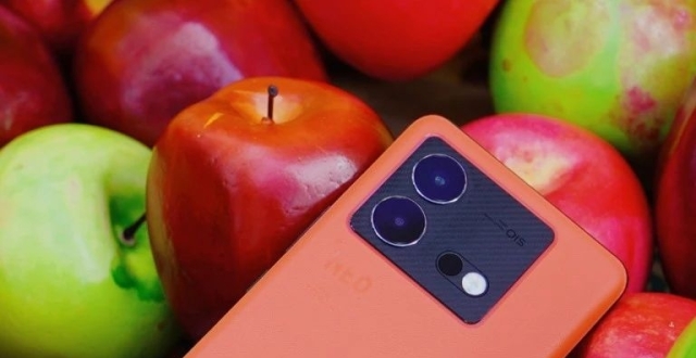 16GB+256GB同样2599元，iQOO Neo8 Pro，红米K60至尊版该怎么选？_腾讯新闻