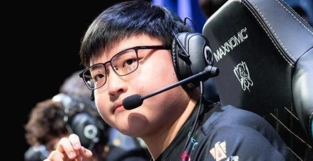 Uzi透露able退役后的生活，当陪玩月入30万，比打职业比赛还赚钱_腾讯新闻