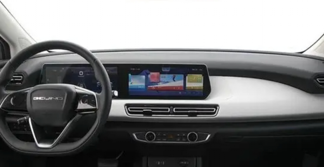 新款北京EU5 PLUS上市 指导售价12.99万元-15.59万元_腾讯新闻