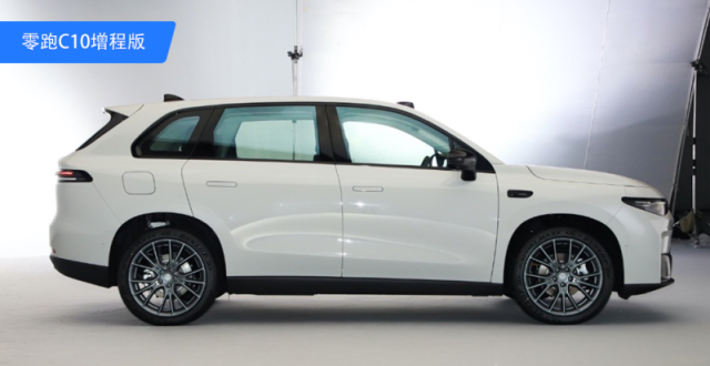 售价12.88万元起 零跑C10正式上市 搭载8295芯片和激光雷达_腾讯新闻