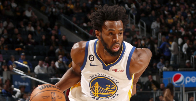 复出首战！维金斯斩获17+4_腾讯新闻