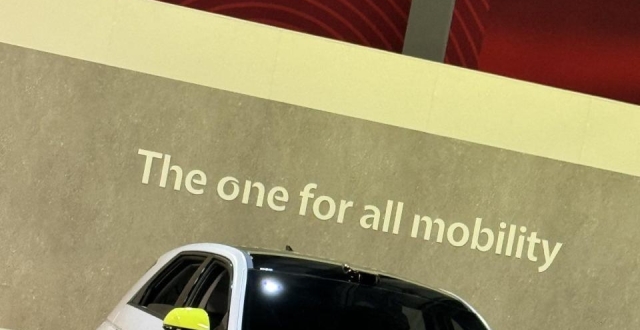 可以横着走，现代Mobis MOBION概念车CES展亮相_腾讯新闻