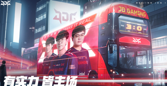 LPL内战，尺帝打出身价得到UZI肯定，各项数据碾压EIK_腾讯新闻