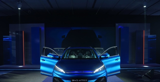 比亚迪在印尼推出三款车型，并计划投资 13 亿美元建厂_腾讯新闻