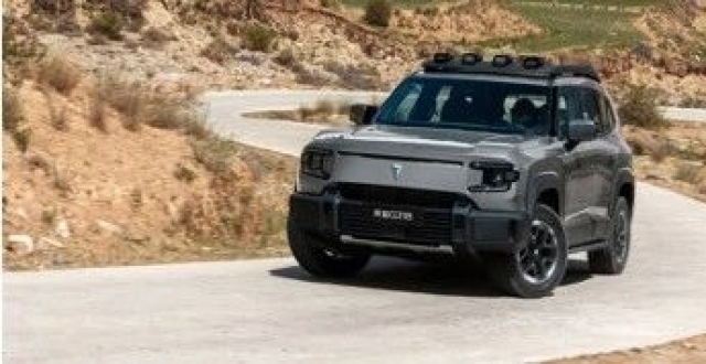 同级唯一空悬+CDC+主动魔毯三件套 深蓝G318售价17.59万元起_腾讯新闻