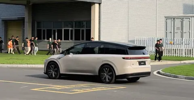 理想i8实车曝光，7月份上市，搭载5C电池_腾讯新闻