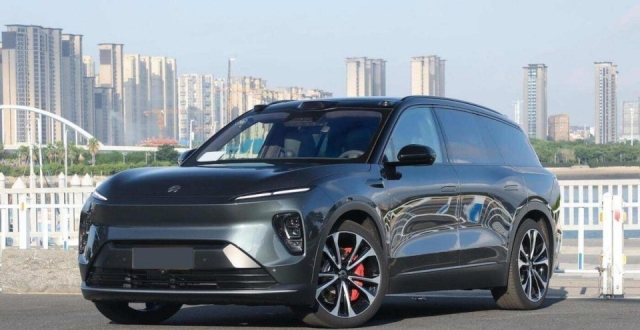 60万左右的预算，你会选蔚来ES8，还是宝马X5？_腾讯新闻