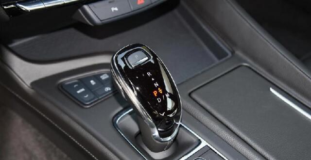 搭载2.0T+9AT，终端优惠超8万元，凯迪拉克CT5可以抄底吗？_腾讯新闻