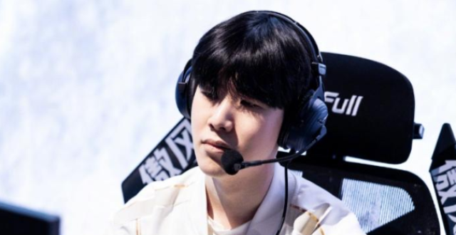 LOL：Uzi参加名人堂入驻仪式，Theshy提前预定第三个名额，Caps紧随其后_腾讯新闻