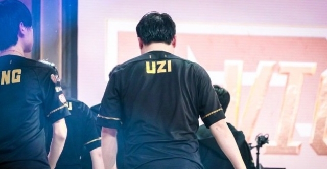 LPL春晚大战没落！RNG摇摆无用，汤圆笑出强大，EDG悬着的心死了_腾讯新闻