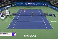 WTA1000迪拜站1/4决赛：穆霍娃vs科斯蒂亚丨这个怎么说？科斯蒂亚跑动中击出斜线 穆霍娃苍茫出手拦截得分_腾讯新闻