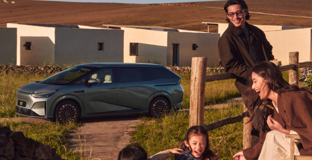 小鹏X9超级增程官宣，综合续航1602km号称“全球续航最长大七座”_腾讯新闻