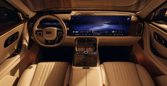 吉利银河M9实拍，1500km续航+4.8L亏电油耗，年内上市_腾讯新闻