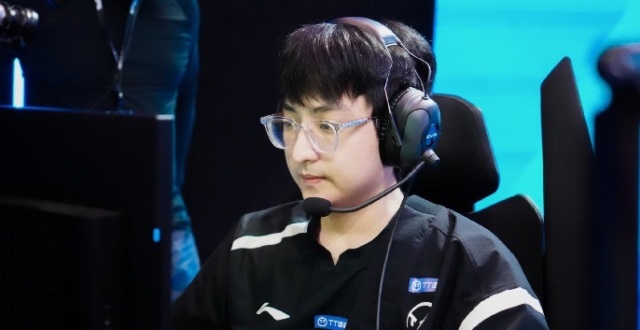 TT 2-0 WBG HOYA连续两局对线单杀TheShy_腾讯新闻