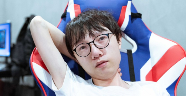 力挺Uzi！MLXG直言：Uzi在EDG战术地位太低！明年应该没心气了_腾讯新闻