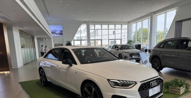 新车不到20万的奥迪A4L值得抄底吗？为此我去了趟4S店_腾讯新闻