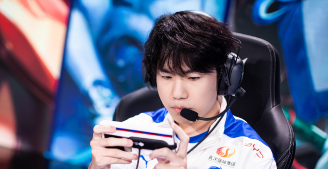 eStar2-3DRG惨遭三连败，花海坦野生疏，易峥子阳打出B组操作_腾讯新闻