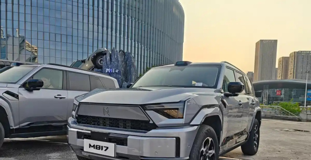 猛士M817预售32.99万起，定位大型SUV，还有华为乾崑ADS 4？_腾讯新闻