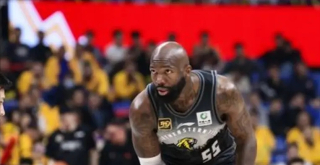 琼斯发长文：表明超强统治力+自律程度，不满本赛季，示好新疆！_腾讯新闻