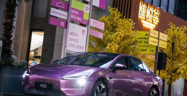 小鹏MONA M03 Max线下首秀：首搭20万级AI智驾下探15万级_腾讯新闻