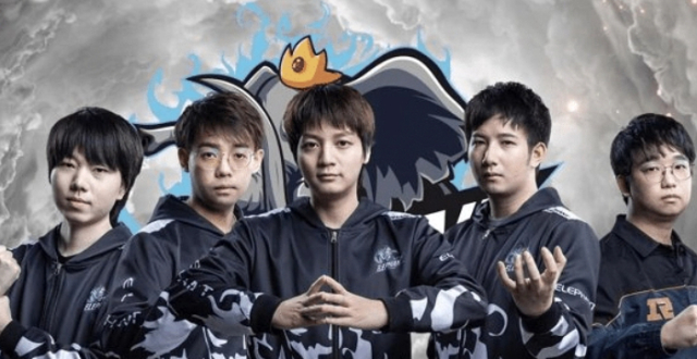 PDD花3000万的小象战队输麻了，自己亲自上场50万就得了冠军_腾讯新闻