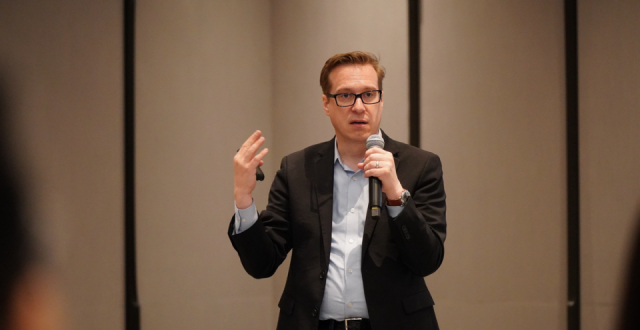 英特尔汽车业务媒体圆桌会深度解析：Jack Weast展望汽车行业未来_腾讯新闻