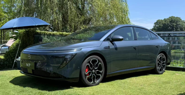 体验日产N7首次OTA的智能进化：辅助驾驶更类人，智能泊车更从容_腾讯新闻