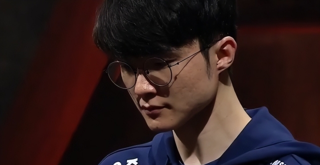 BLG连斩GEN、T1晋级决赛，和JDG争冠，LPL最高光的时刻_腾讯新闻