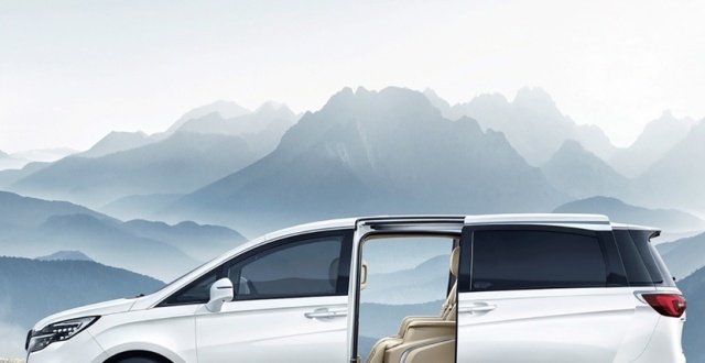 插混好像更适合MPV GL8插混版卖多少钱合适 腾势D9慌不慌？_腾讯新闻