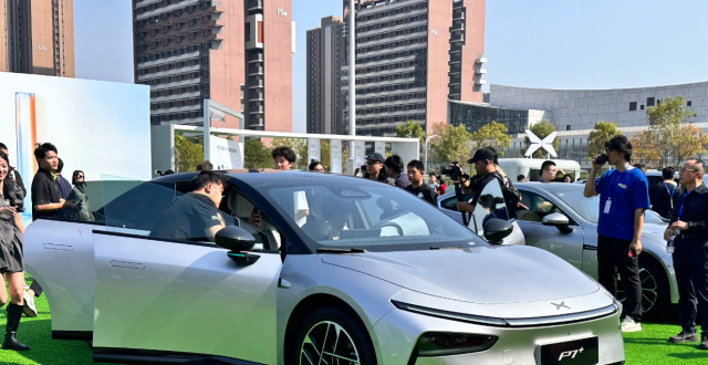 起步18.68万诚意如何？小鹏P7+视觉智能驾驶，尺寸接近小米SU7_腾讯新闻