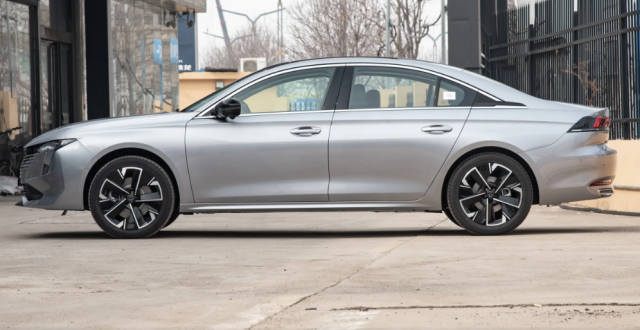 优惠后仅14.67万起售，配1.8T引擎，2025款标致508L值得选择吗？_腾讯新闻