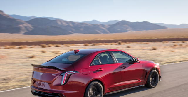 让利十几万，传统豪车加速崩盘！凯迪拉克CT4 13万，奥迪Q4不到20万_腾讯新闻