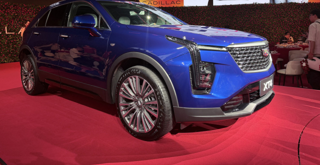定位中型豪华都会SUV 凯迪拉克XT4全款一口价15.99万-18.99万元_腾讯新闻