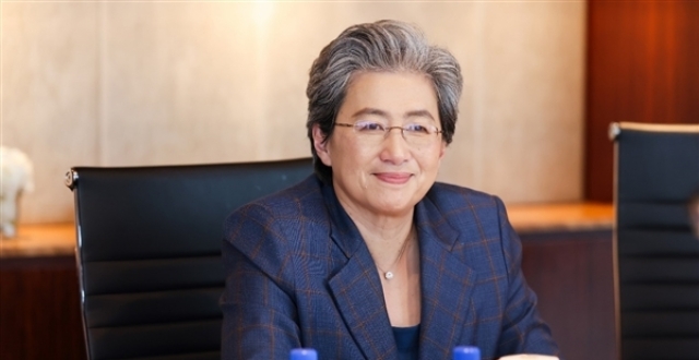 专访AMD Lisa Su博士：AI PC三位一体 优势在我！_腾讯新闻
