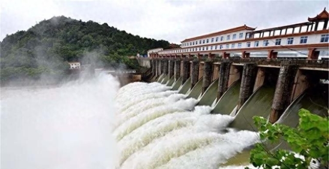 一座县城，跨在两国命脉之上！墨脱水电站为何让印度夜不能寐？_腾讯新闻