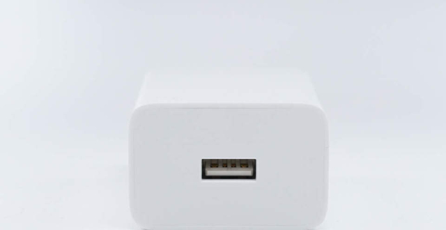 华为SCP 40W 超级快充，更多新选择，公牛40W超级快充套装评测_腾讯新闻